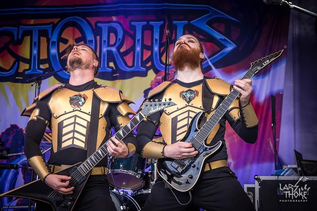 Victorius – "Dinosaur Warfare Pt. 2 – The Great Ninja War" - Mundo Metal