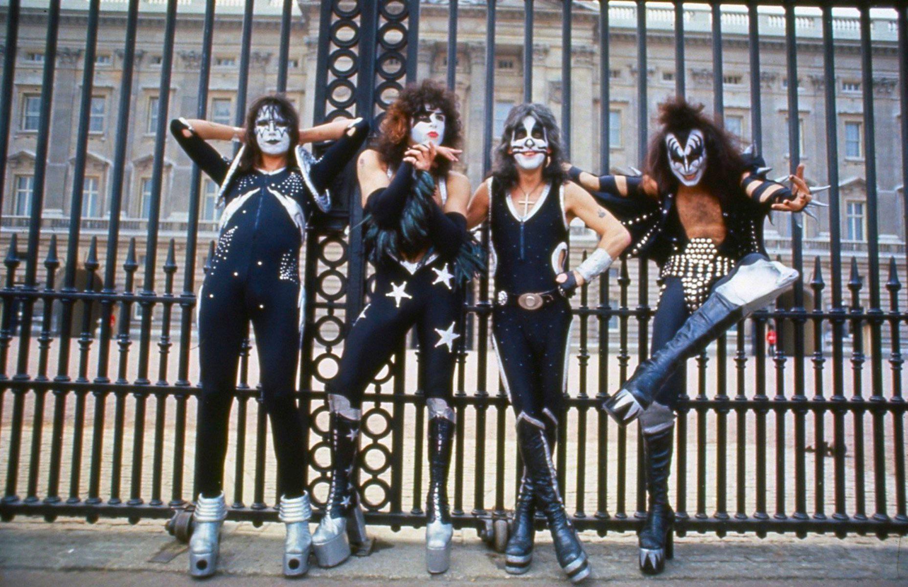Cl ssicos Kiss Rock And Roll Over 1976 Mundo Metal Cl ssicos Kiss Rock And Roll Over 1976 Mundo Metal