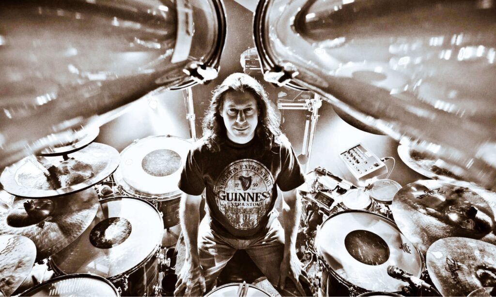Mike Mangini conta qual é a única atitude que ele não tolera na música ...